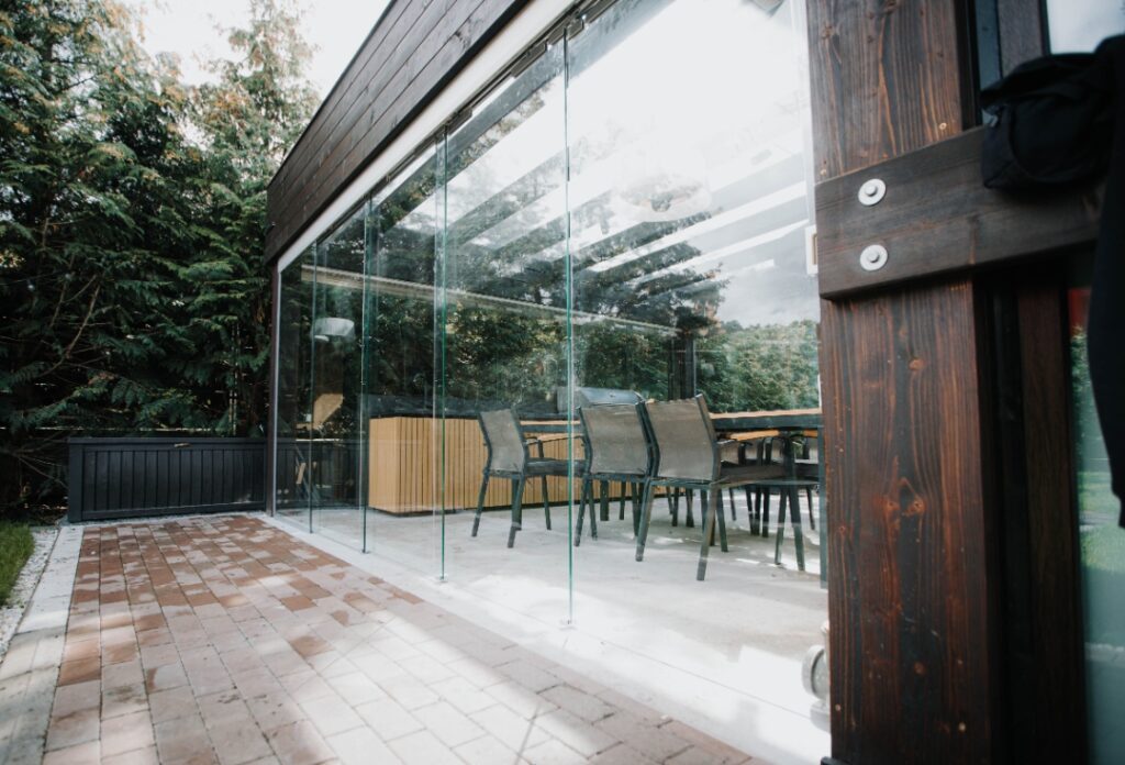 Sliding door - Alorabuild